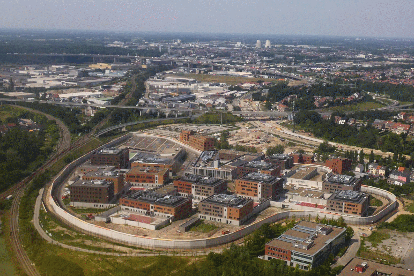 Le fiasco de la méga-prison de Haren - CBCS